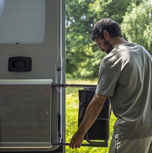 BUILT-IN CHAIRS AND TABLE - FURGOK